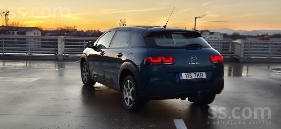 Zils Citroen C4 Cactus 2019 Tallina, ar dzinēja tilpumu 1.20 L un nobraukumu 126 tūkst. km par 6700 €, foto 6 vietnē AUTOMOTO.COM.LV