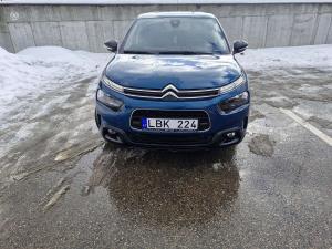 Blue Citroen C4 Cactus 2018 in Vilnius, with an engine capacity of 1.20 L and mileage of 88 thousand km for 9700 €, photo 2 on AUTOMOTO.COM.LV