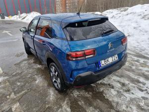 Blue Citroen C4 Cactus 2018 in Vilnius, with an engine capacity of 1.20 L and mileage of 88 thousand km for 9700 €, photo 8 on AUTOMOTO.COM.LV