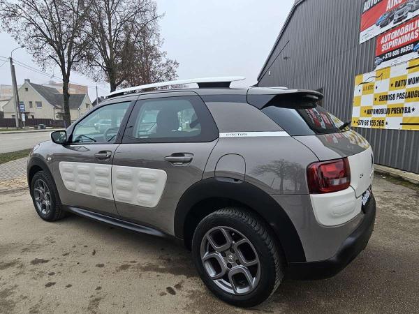 Brūns Citroen C4 Cactus 2014 Šauļi, ar dzinēja tilpumu 1.20 L un nobraukumu 124 tūkst. km par 6450 €, foto 6 vietnē AUTOMOTO.COM.LV