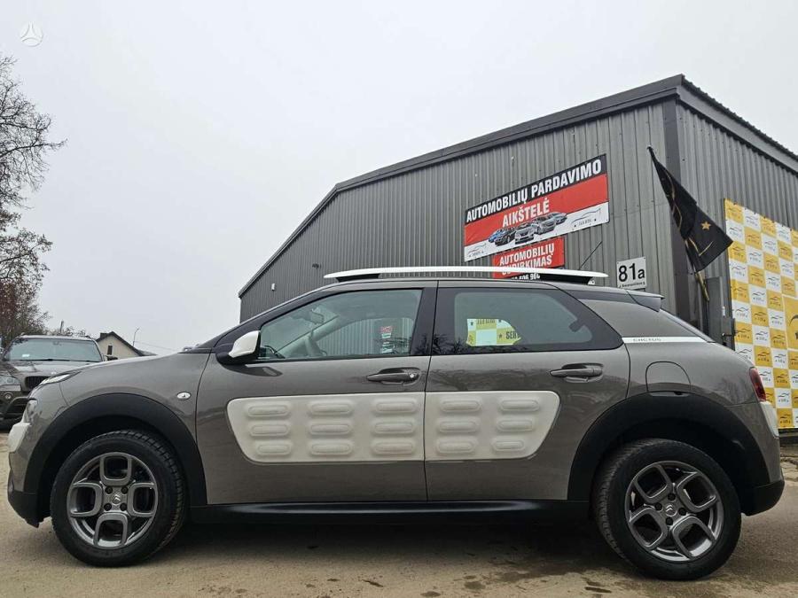 Brūns Citroen C4 Cactus 2014 Šauļi, ar dzinēja tilpumu 1.20 L un nobraukumu 124 tūkst. km par 6450 €, foto 7 vietnē AUTOMOTO.COM.LV