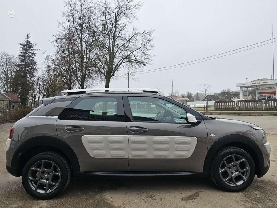 Brūns Citroen C4 Cactus 2014 Šauļi, ar dzinēja tilpumu 1.20 L un nobraukumu 124 tūkst. km par 6450 €, foto 10 vietnē AUTOMOTO.COM.LV