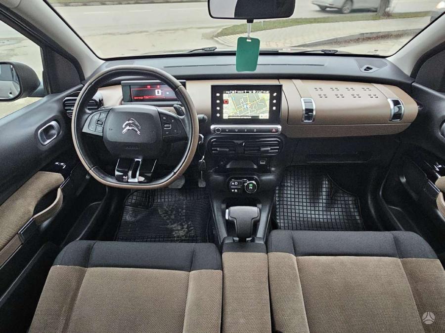 Brūns Citroen C4 Cactus 2014 Šauļi, ar dzinēja tilpumu 1.20 L un nobraukumu 124 tūkst. km par 6450 €, foto 12 vietnē AUTOMOTO.COM.LV