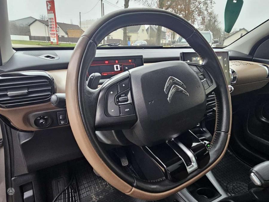 Brūns Citroen C4 Cactus 2014 Šauļi, ar dzinēja tilpumu 1.20 L un nobraukumu 124 tūkst. km par 6450 €, foto 19 vietnē AUTOMOTO.COM.LV