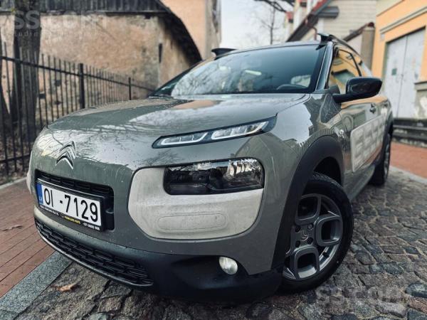 Brown Citroen C4 Cactus 2014 in Cesis, with an engine capacity of 1.20 L and mileage of 0 thousand km for 6650 €, photo 3 on AUTOMOTO.COM.LV