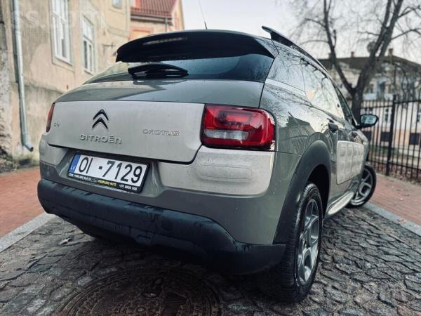 Brown Citroen C4 Cactus 2014 in Cesis, with an engine capacity of 1.20 L and mileage of 0 thousand km for 6650 €, photo 5 on AUTOMOTO.COM.LV