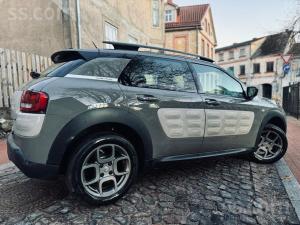 Brown Citroen C4 Cactus 2014 in Cesis, with an engine capacity of 1.20 L and mileage of 0 thousand km for 6650 €, photo 6 on AUTOMOTO.COM.LV