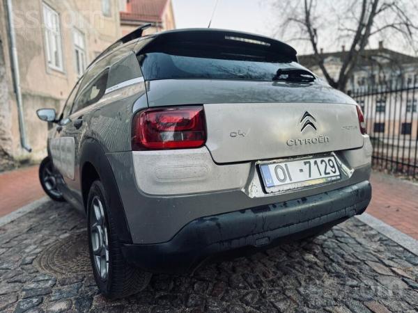Brown Citroen C4 Cactus 2014 in Cesis, with an engine capacity of 1.20 L and mileage of 0 thousand km for 6650 €, photo 7 on AUTOMOTO.COM.LV