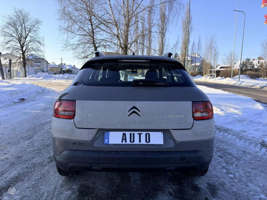 Brown Citroen C4 Cactus 2014 in Taurage, with an engine capacity of 1.56 L and mileage of 164 thousand km for 5999 €, photo 9 on AUTOMOTO.COM.LV