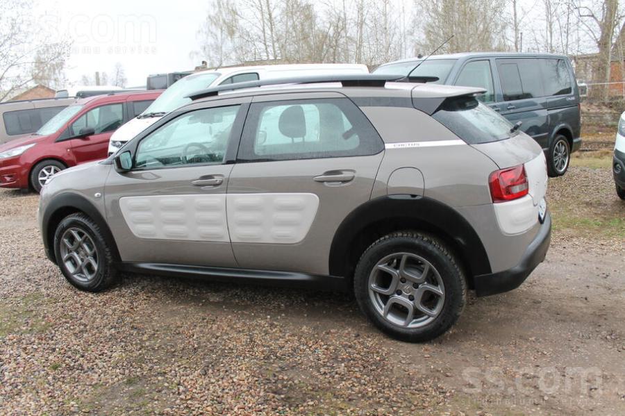 Brown Citroen C4 Cactus 2014 in Daugavpils, with an engine capacity of 1.20 L and mileage of 253 thousand km for 4890 €, photo 5 on AUTOMOTO.COM.LV