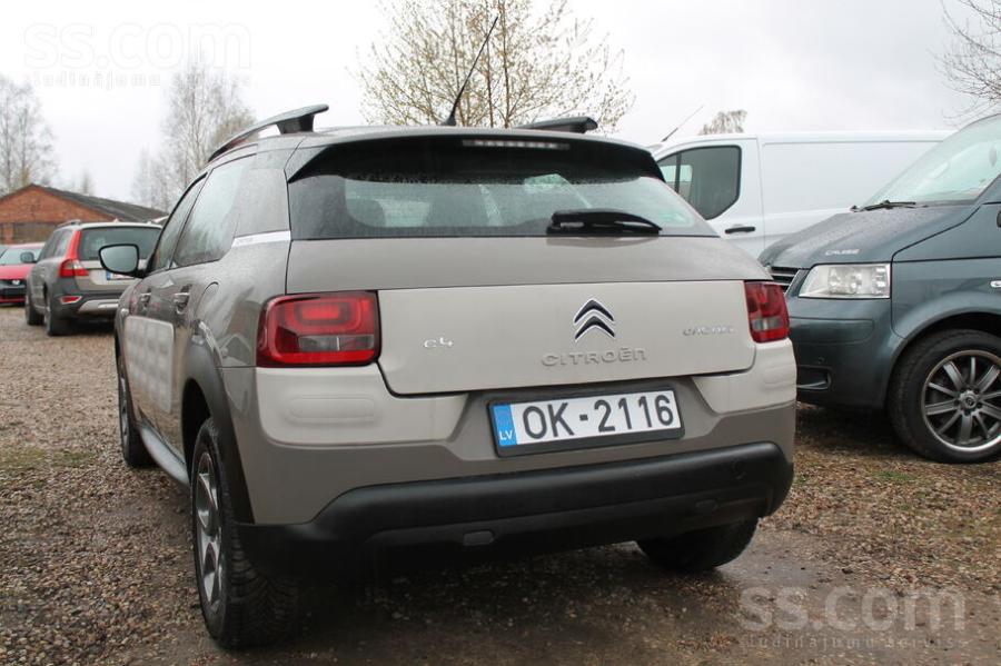 Brown Citroen C4 Cactus 2014 in Daugavpils, with an engine capacity of 1.20 L and mileage of 253 thousand km for 4890 €, photo 6 on AUTOMOTO.COM.LV
