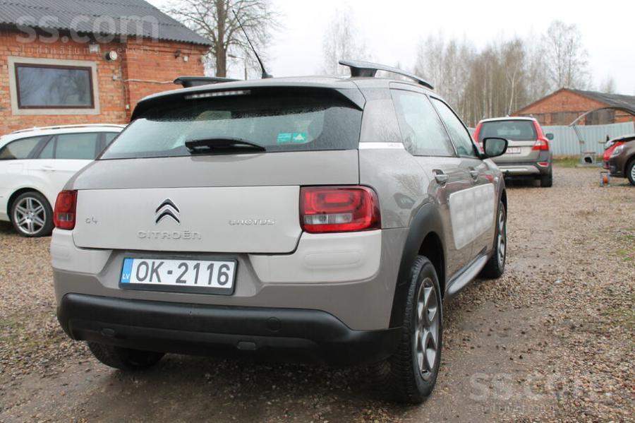 Brown Citroen C4 Cactus 2014 in Daugavpils, with an engine capacity of 1.20 L and mileage of 253 thousand km for 4890 €, photo 7 on AUTOMOTO.COM.LV