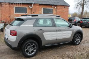 Brown Citroen C4 Cactus 2014 in Daugavpils, with an engine capacity of 1.20 L and mileage of 253 thousand km for 4890 €, photo 8 on AUTOMOTO.COM.LV