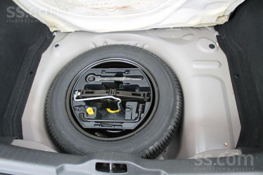 Brown Citroen C4 Cactus 2014 in Daugavpils, with an engine capacity of 1.20 L and mileage of 253 thousand km for 4890 €, photo 10 on AUTOMOTO.COM.LV