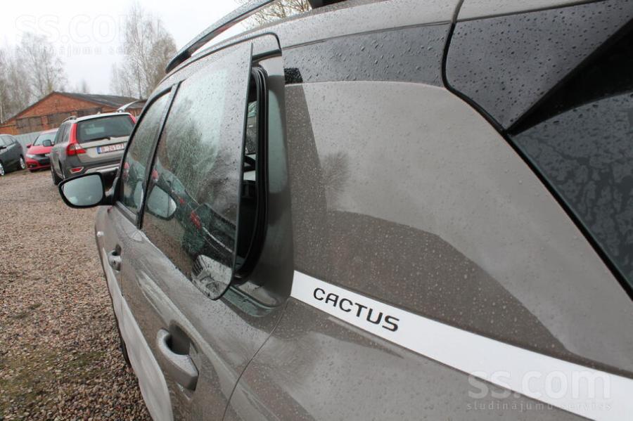Brown Citroen C4 Cactus 2014 in Daugavpils, with an engine capacity of 1.20 L and mileage of 253 thousand km for 4890 €, photo 11 on AUTOMOTO.COM.LV