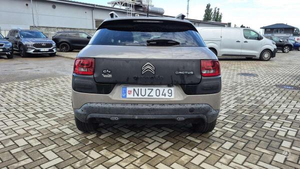 Brown Citroen C4 Cactus 2016 in Taurage, with an engine capacity of 1.20 L and mileage of 140 thousand km for 4600 €, photo 4 on AUTOMOTO.COM.LV