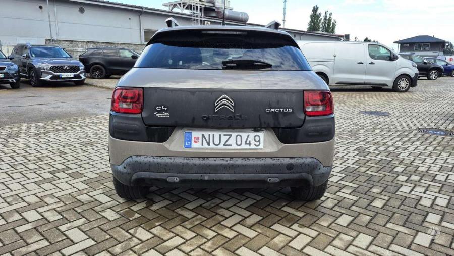 Brūns Citroen C4 Cactus 2016 Tauragė, ar dzinēja tilpumu 1.20 L un nobraukumu 140 tūkst. km par 4600 €, foto 5 vietnē AUTOMOTO.COM.LV