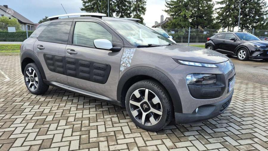 Brūns Citroen C4 Cactus 2016 Tauragė, ar dzinēja tilpumu 1.20 L un nobraukumu 140 tūkst. km par 4600 €, foto 8 vietnē AUTOMOTO.COM.LV