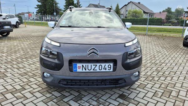 Brown Citroen C4 Cactus 2016 in Taurage, with an engine capacity of 1.20 L and mileage of 140 thousand km for 4600 €, photo 8 on AUTOMOTO.COM.LV