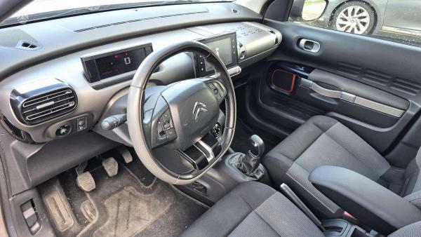 Brown Citroen C4 Cactus 2016 in Taurage, with an engine capacity of 1.20 L and mileage of 140 thousand km for 4600 €, photo 10 on AUTOMOTO.COM.LV