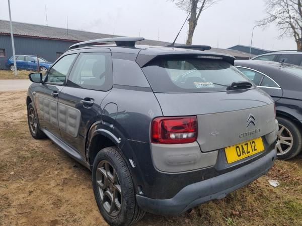 Citroen C4 Cactus 2015 in Taurage, with an engine capacity of 1.20 L and mileage of 87 thousand km for 1699 €, photo 9 on AUTOMOTO.COM.LV