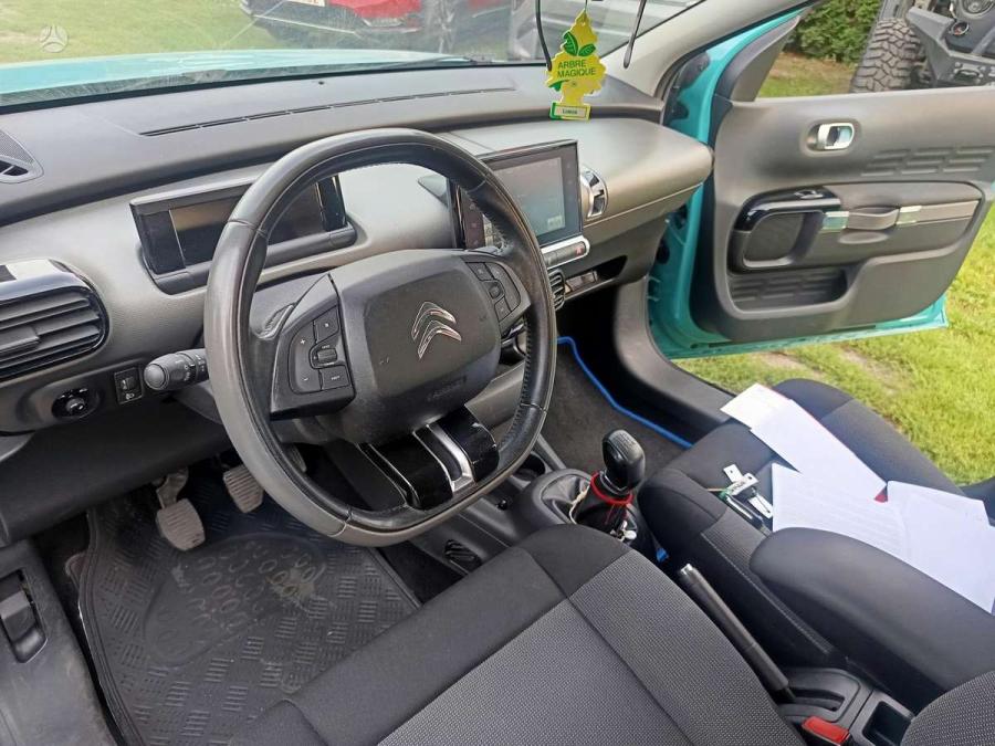 Citroen C4 Cactus 2015 in Marijampole, with an engine capacity of 1.56 L and mileage of 230 thousand km for 4499 €, photo 8 on AUTOMOTO.COM.LV
