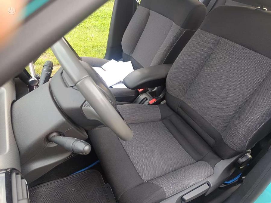 Citroen C4 Cactus 2015 in Marijampole, with an engine capacity of 1.56 L and mileage of 230 thousand km for 4499 €, photo 9 on AUTOMOTO.COM.LV