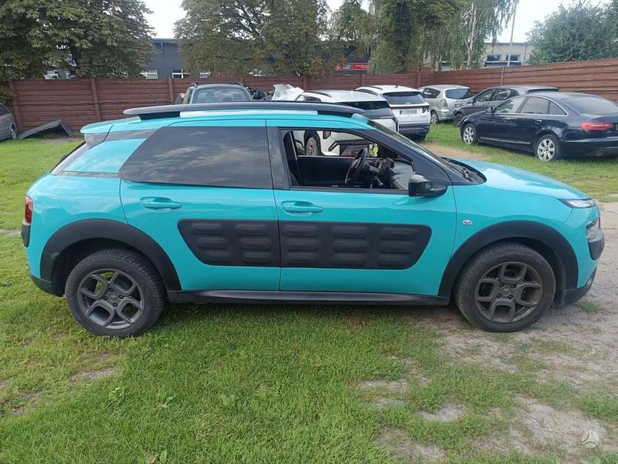 Citroen C4 Cactus 2015 in Marijampole, with an engine capacity of 1.56 L and mileage of 230 thousand km for 4499 €, photo 19 on AUTOMOTO.COM.LV