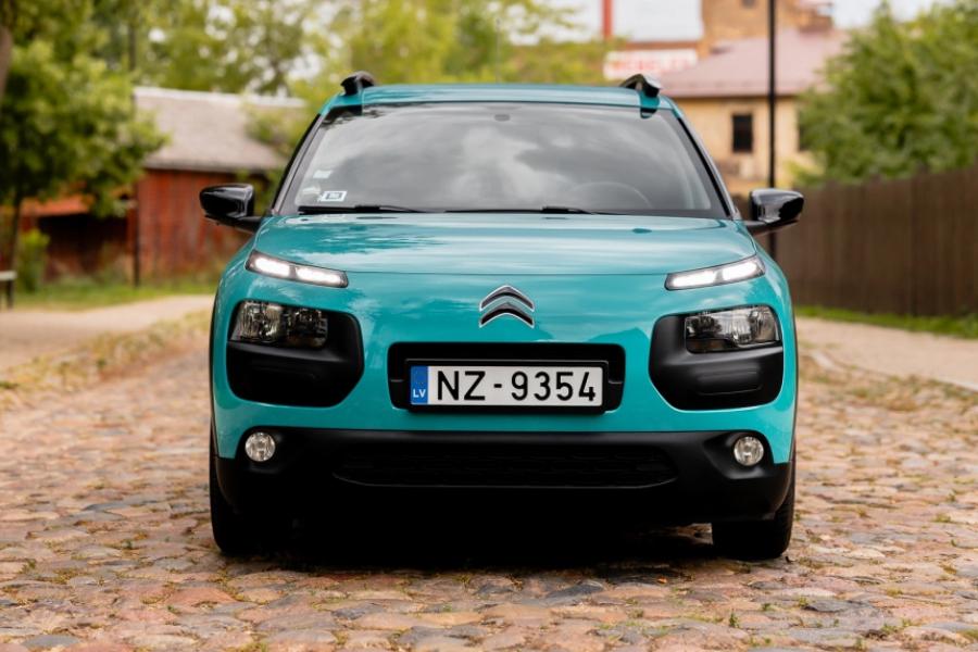 Zaļš Citroen C4 Cactus 2016 Rīga, ar dzinēja tilpumu 1.20 L un nobraukumu 160 tūkst. km par 7790 €, foto 6 vietnē AUTOMOTO.COM.LV
