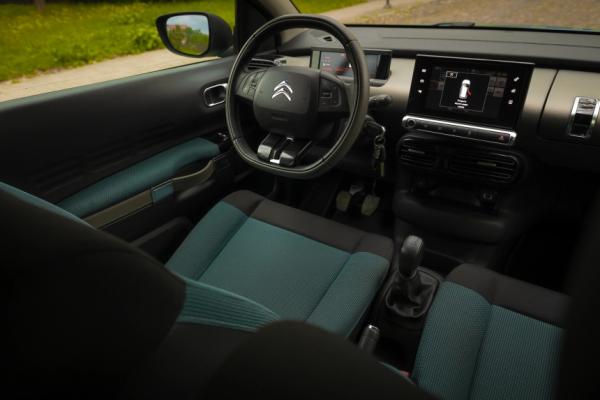 Zaļš Citroen C4 Cactus 2016 Rīga, ar dzinēja tilpumu 1.20 L un nobraukumu 160 tūkst. km par 7790 €, foto 10 vietnē AUTOMOTO.COM.LV