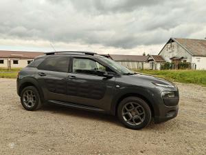 Grey Citroen C4 Cactus 2015 in Taurage, with an engine capacity of 1.20 L and mileage of 186 thousand km for 5200 €, photo 4 on AUTOMOTO.COM.LV