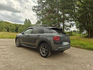 Grey Citroen C4 Cactus 2015 in Taurage, with an engine capacity of 1.20 L and mileage of 186 thousand km for 5200 €, photo 9 on AUTOMOTO.COM.LV