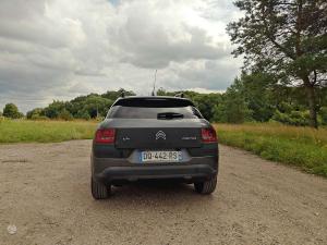 Grey Citroen C4 Cactus 2015 in Taurage, with an engine capacity of 1.20 L and mileage of 186 thousand km for 5200 €, photo 10 on AUTOMOTO.COM.LV