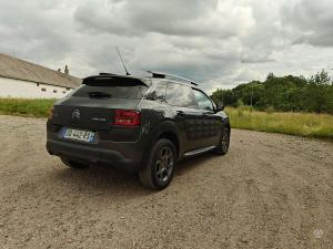 Grey Citroen C4 Cactus 2015 in Taurage, with an engine capacity of 1.20 L and mileage of 186 thousand km for 5200 €, photo 11 on AUTOMOTO.COM.LV