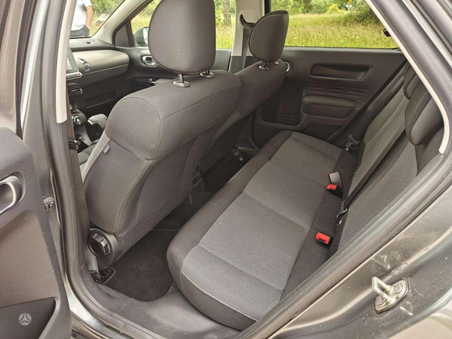 Grey Citroen C4 Cactus 2015 in Taurage, with an engine capacity of 1.20 L and mileage of 186 thousand km for 5200 €, photo 13 on AUTOMOTO.COM.LV