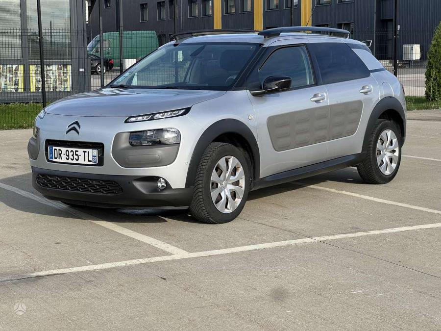Grey Citroen C4 Cactus 2015 in Klaipeda, with an engine capacity of 1.20 L and mileage of 134 thousand km for 4200 €, photo 1 on AUTOMOTO.COM.LV