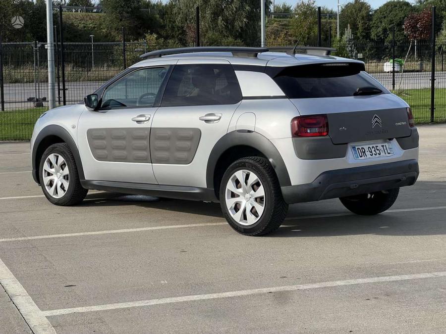 Grey Citroen C4 Cactus 2015 in Klaipeda, with an engine capacity of 1.20 L and mileage of 134 thousand km for 4200 €, photo 5 on AUTOMOTO.COM.LV