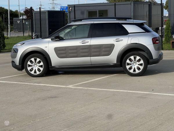 Grey Citroen C4 Cactus 2015 in Klaipeda, with an engine capacity of 1.20 L and mileage of 134 thousand km for 4200 €, photo 6 on AUTOMOTO.COM.LV