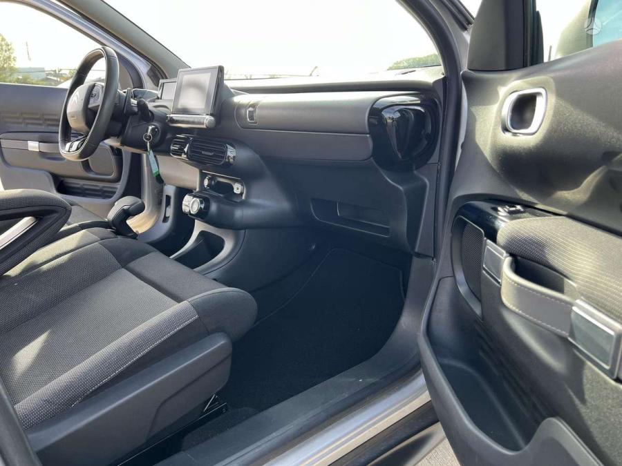 Grey Citroen C4 Cactus 2015 in Klaipeda, with an engine capacity of 1.20 L and mileage of 134 thousand km for 4200 €, photo 11 on AUTOMOTO.COM.LV