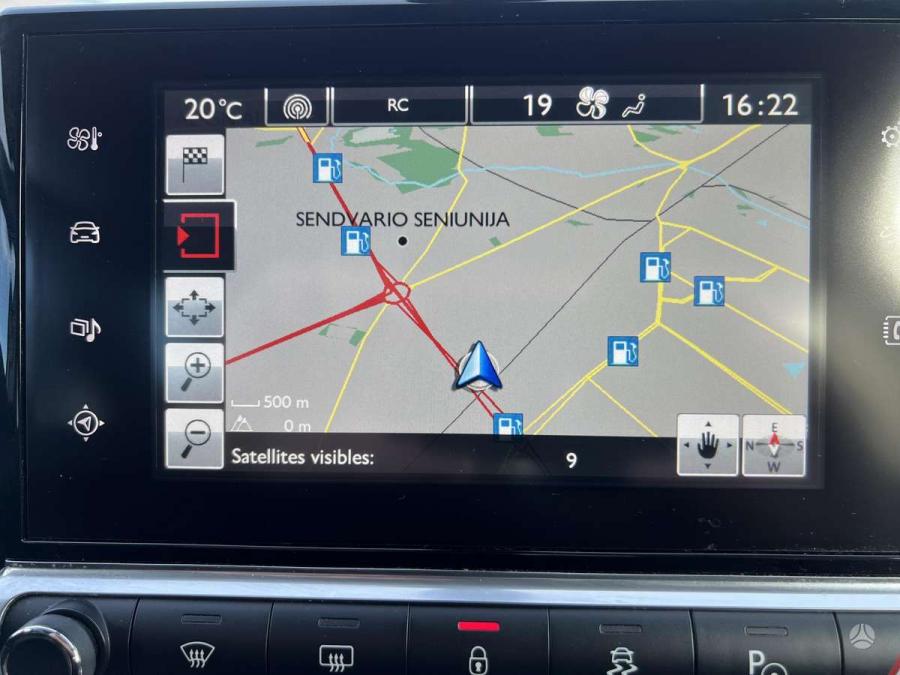 Grey Citroen C4 Cactus 2015 in Klaipeda, with an engine capacity of 1.20 L and mileage of 134 thousand km for 4200 €, photo 12 on AUTOMOTO.COM.LV