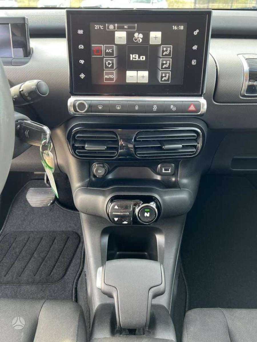 Grey Citroen C4 Cactus 2015 in Klaipeda, with an engine capacity of 1.20 L and mileage of 134 thousand km for 4200 €, photo 14 on AUTOMOTO.COM.LV