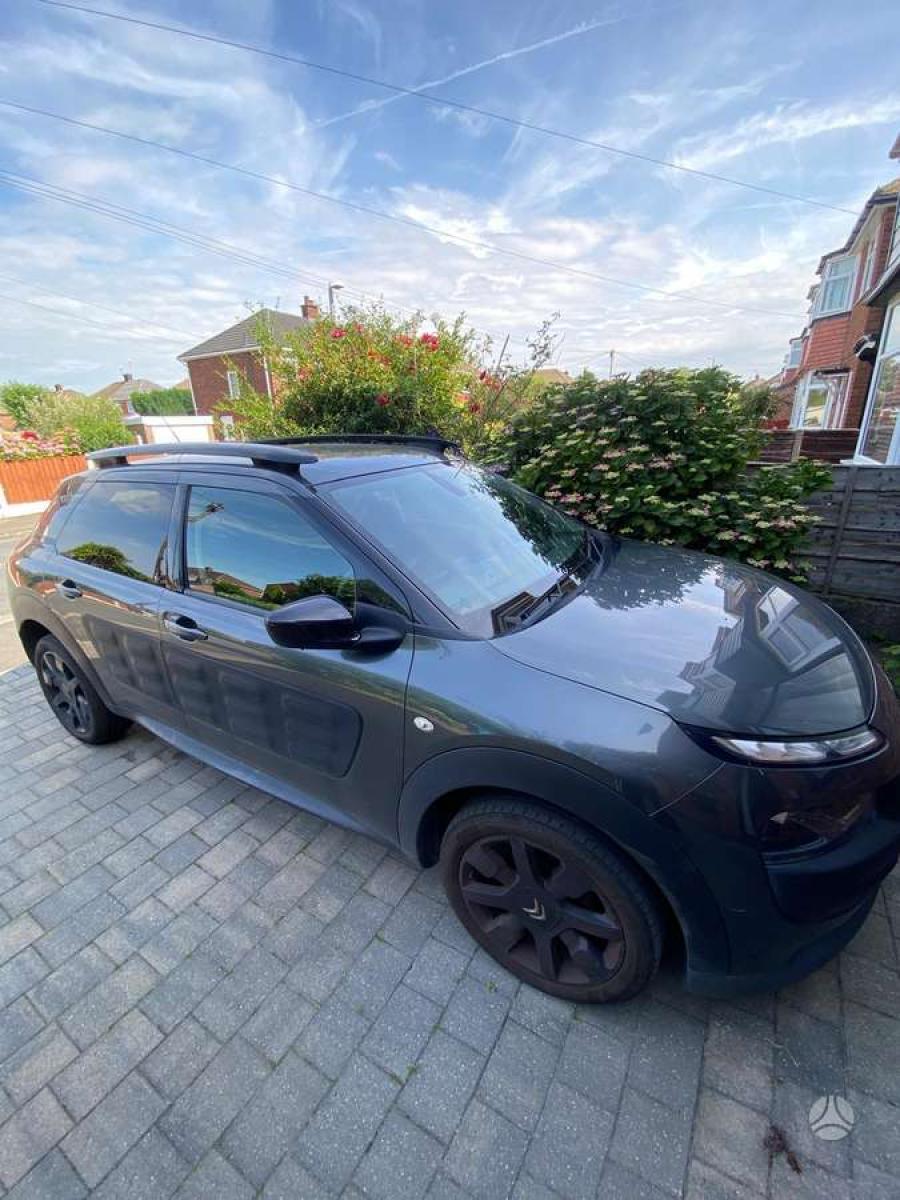 Grey Citroen C4 Cactus 2016 in Sirvintos, with an engine capacity of 1.56 L and mileage of 1111 thousand km for 3388 €, photo 1 on AUTOMOTO.COM.LV