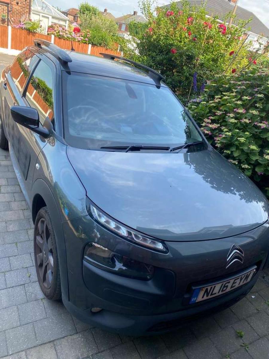 Grey Citroen C4 Cactus 2016 in Sirvintos, with an engine capacity of 1.56 L and mileage of 1111 thousand km for 3388 €, photo 4 on AUTOMOTO.COM.LV