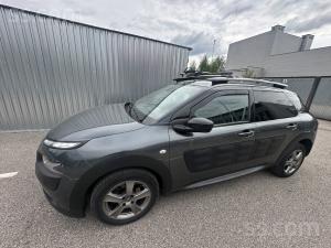 Pelēks Citroen C4 Cactus 2017 Daugavpils, ar dzinēja tilpumu 1.60 L un nobraukumu 82 tūkst. km par 6900 €, foto  vietnē AUTOMOTO.COM.LV