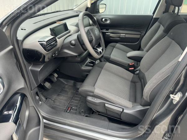 Grey Citroen C4 Cactus 2017 in Daugavpils, with an engine capacity of 1.60 L and mileage of 82 thousand km for 6900 €, photo 5 on AUTOMOTO.COM.LV