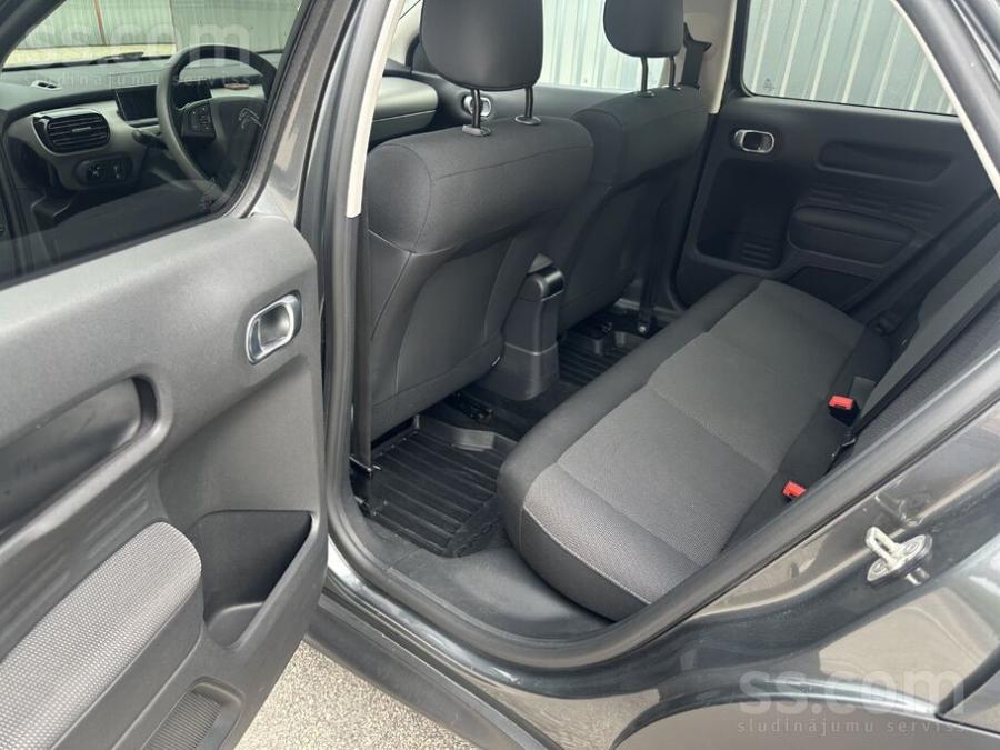 Pelēks Citroen C4 Cactus 2017 Daugavpils, ar dzinēja tilpumu 1.60 L un nobraukumu 82 tūkst. km par 6900 €, foto 6 vietnē AUTOMOTO.COM.LV