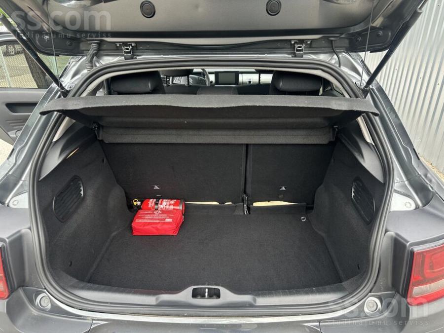 Pelēks Citroen C4 Cactus 2017 Daugavpils, ar dzinēja tilpumu 1.60 L un nobraukumu 82 tūkst. km par 6900 €, foto 7 vietnē AUTOMOTO.COM.LV