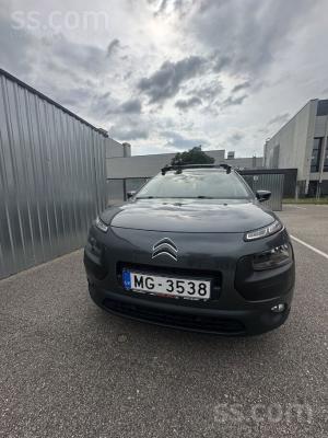 Pelēks Citroen C4 Cactus 2017 Daugavpils, ar dzinēja tilpumu 1.60 L un nobraukumu 82 tūkst. km par 6900 €, foto 9 vietnē AUTOMOTO.COM.LV