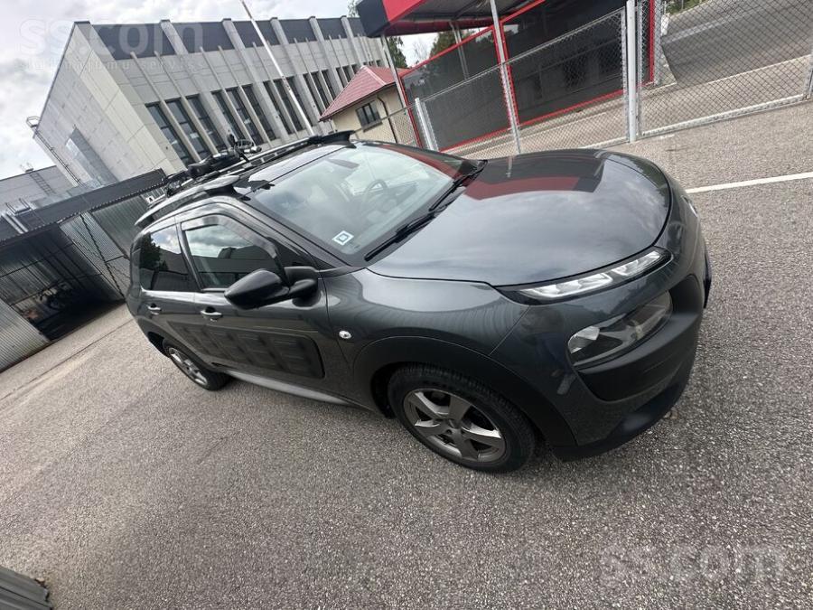 Pelēks Citroen C4 Cactus 2017 Daugavpils, ar dzinēja tilpumu 1.60 L un nobraukumu 82 tūkst. km par 6900 €, foto 11 vietnē AUTOMOTO.COM.LV