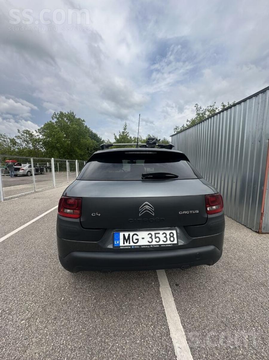 Pelēks Citroen C4 Cactus 2017 Daugavpils, ar dzinēja tilpumu 1.60 L un nobraukumu 82 tūkst. km par 6900 €, foto 12 vietnē AUTOMOTO.COM.LV